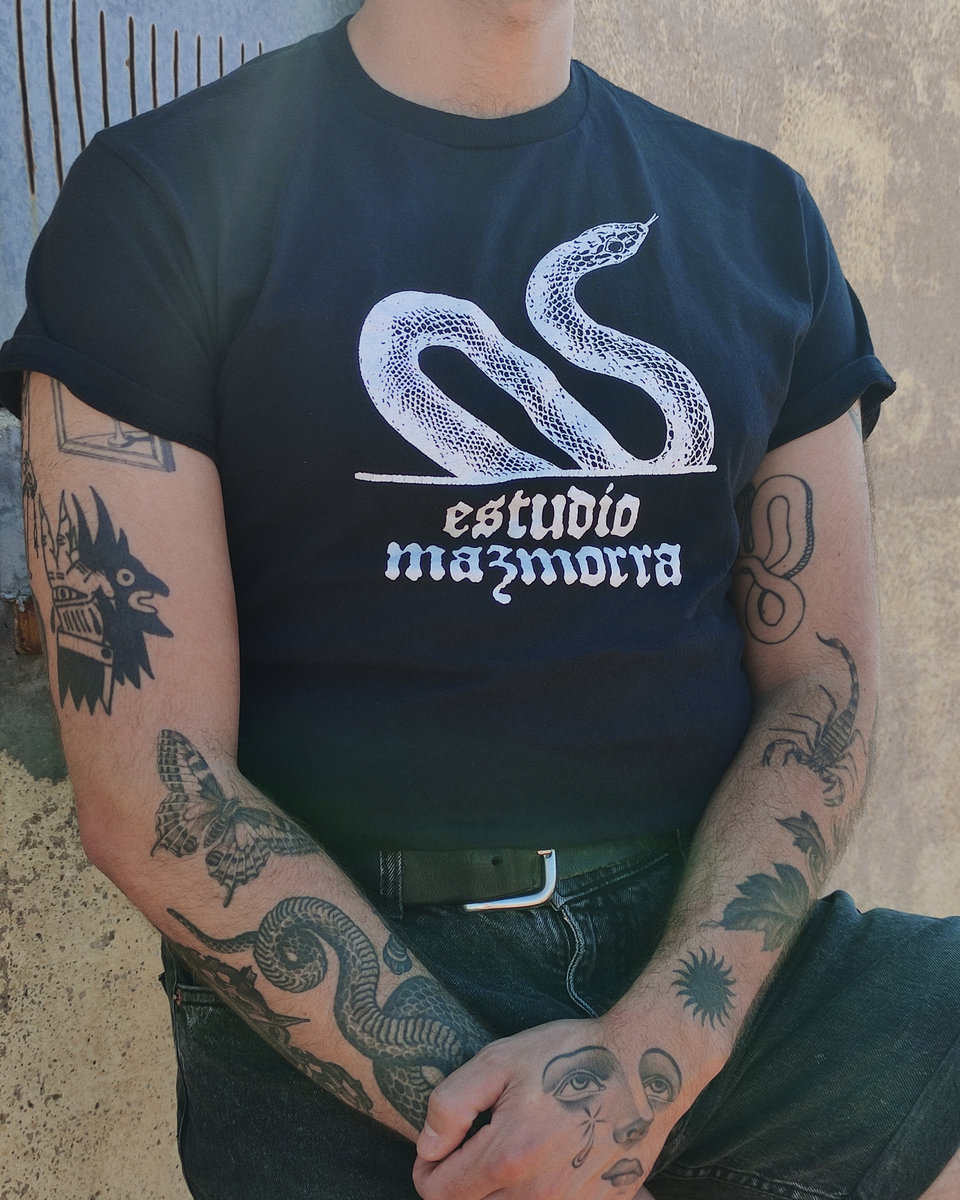 Camiseta "Estudio Mazmorra" | Medalla