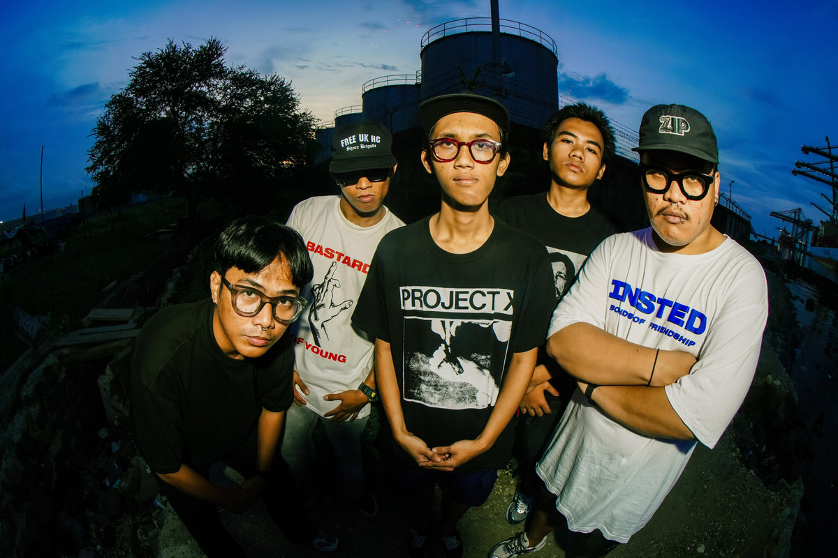 Great Friends | Fisted Youth