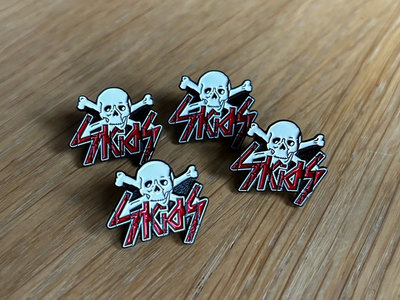 Skull & Crossbones Enamel Pin Badge | Skids