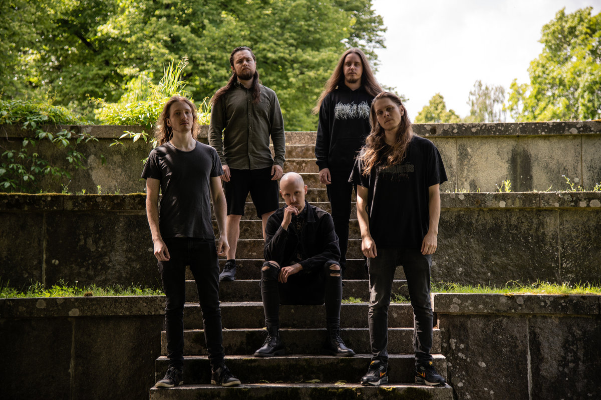 Wormtales | Carnosus