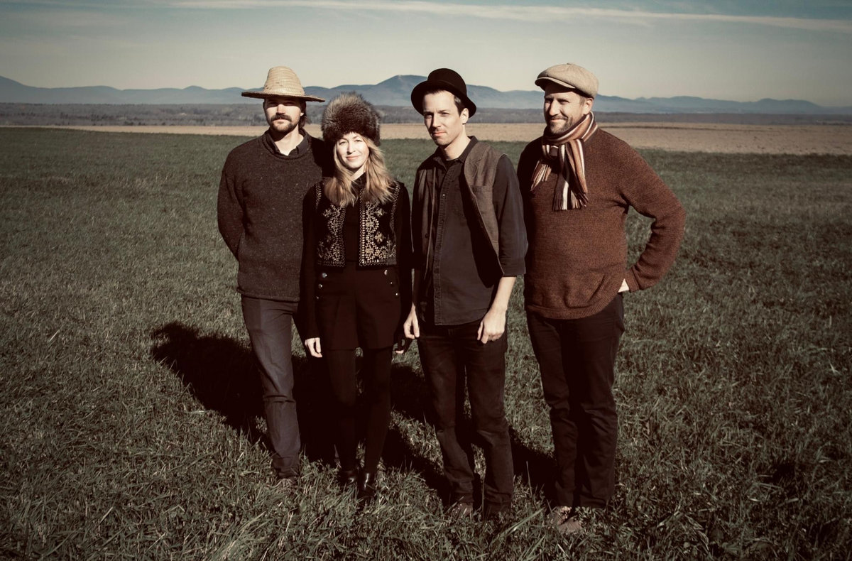 Éponyme | Les Bleu Pelouse