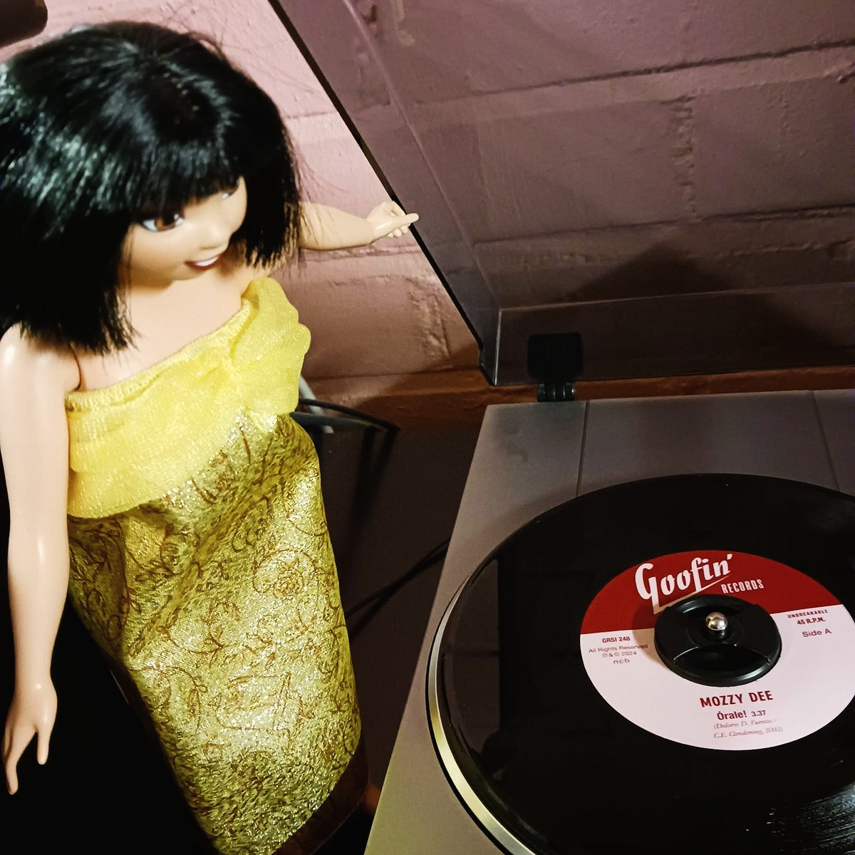 "Orale!" / "Mama Can Do It" | Mozzy Dee