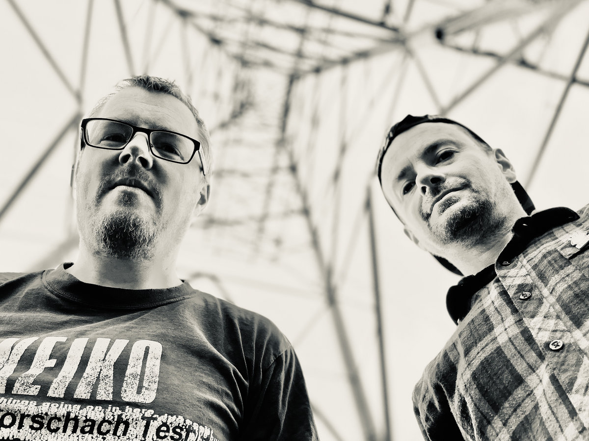 Crunge / Ligature | Red Sky