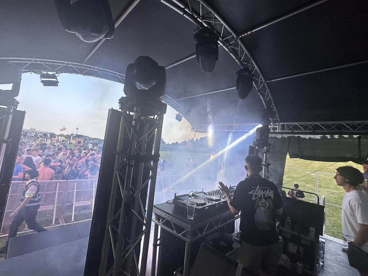 Unwind The Vine / Sensation | dombee