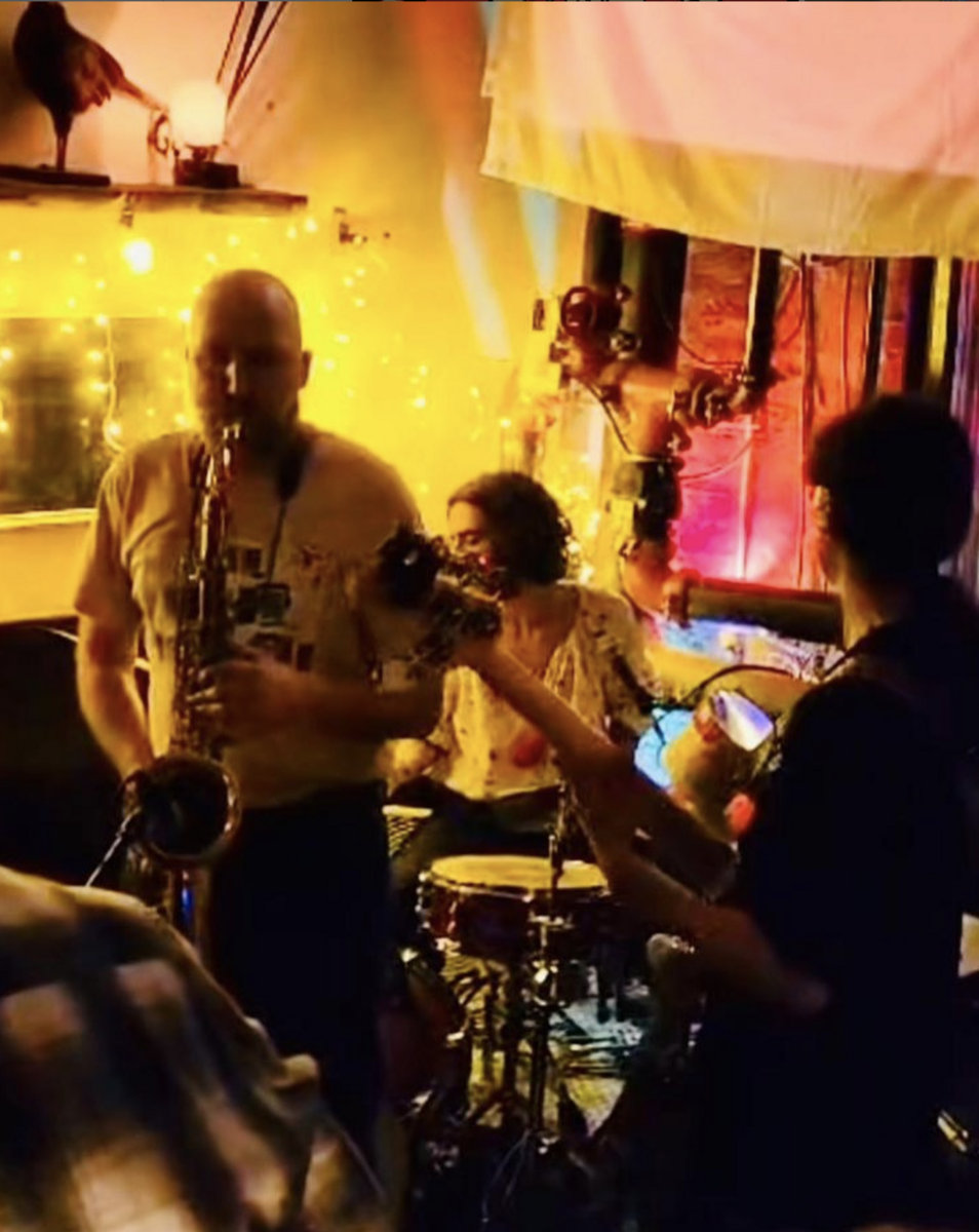 Trapo Casual | The Magic Triangle