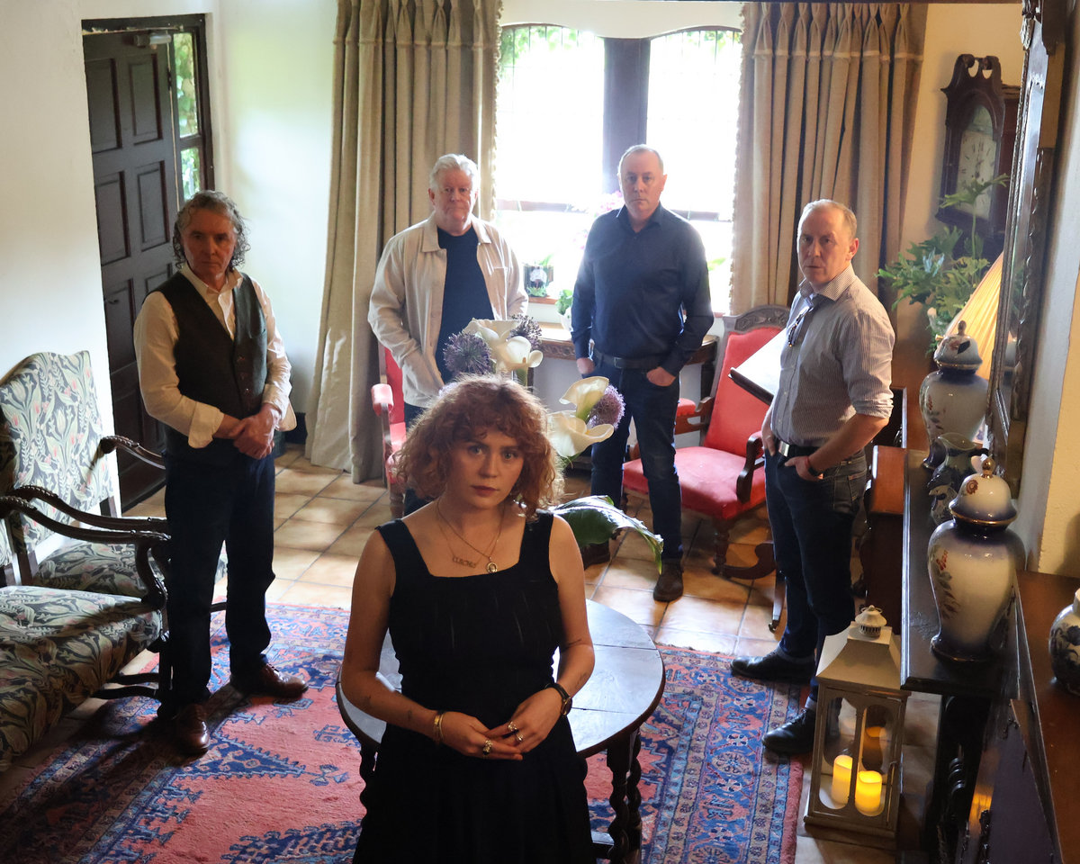 Siúcra ar Uisce Beatha | Clann Mhic Ruairí