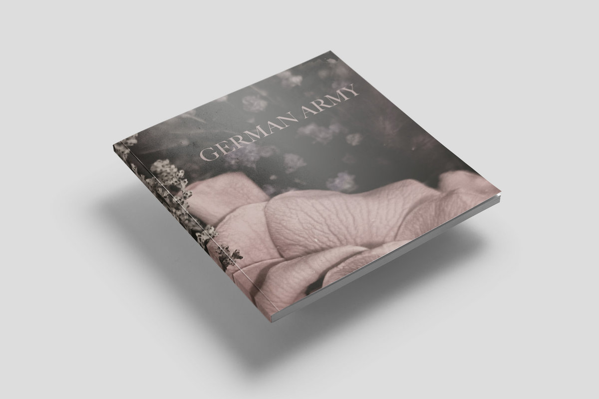 Pack German Army book (English) + CD | Industrial Complexx