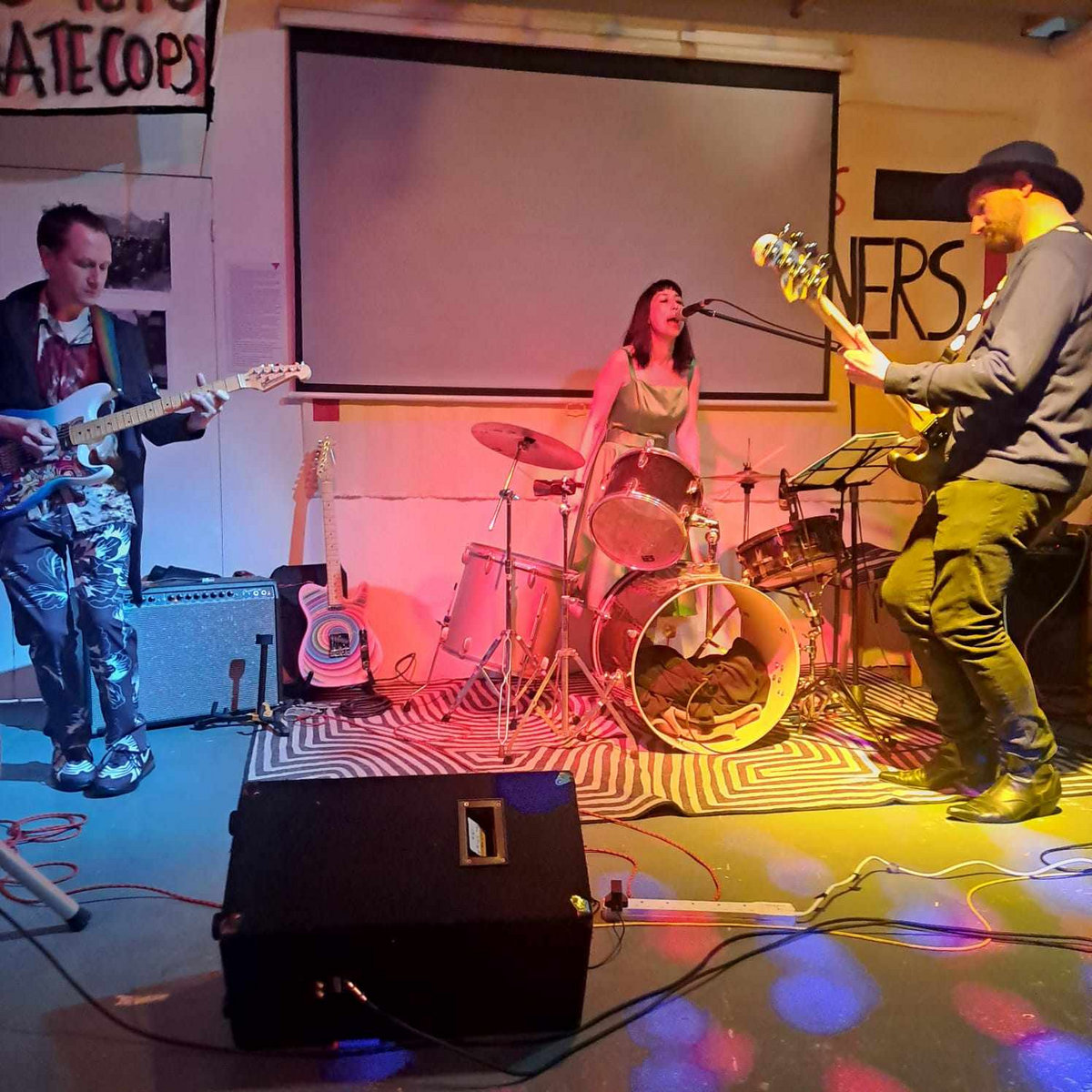 Shy Creatures: live at Farmers Arms Pz | Shy Creatures