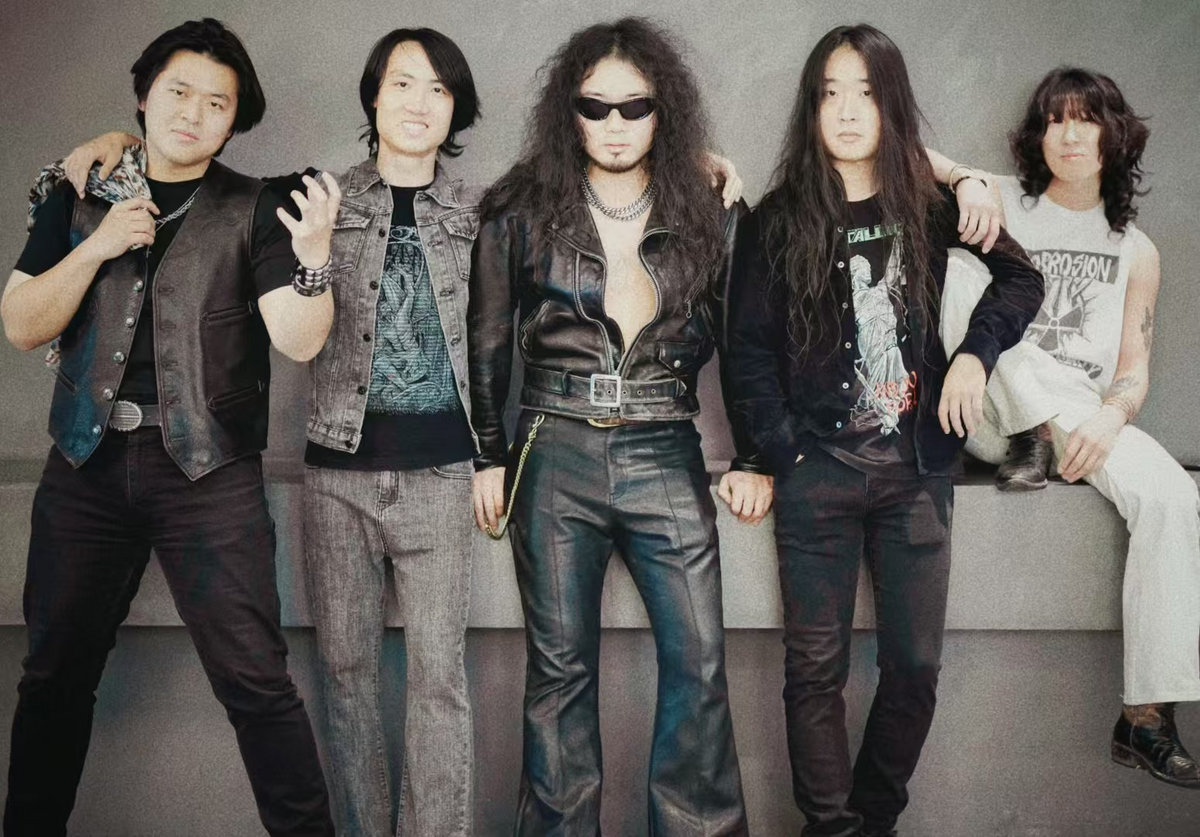 SKYBLADE | Silver Falcon