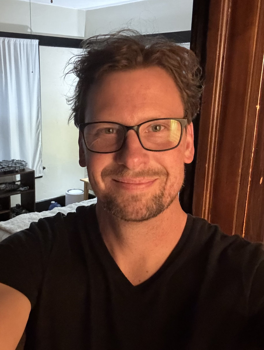 Singles | Joshua Gordon