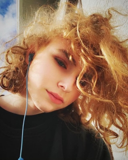 QUICKSAND | Robyn Hall