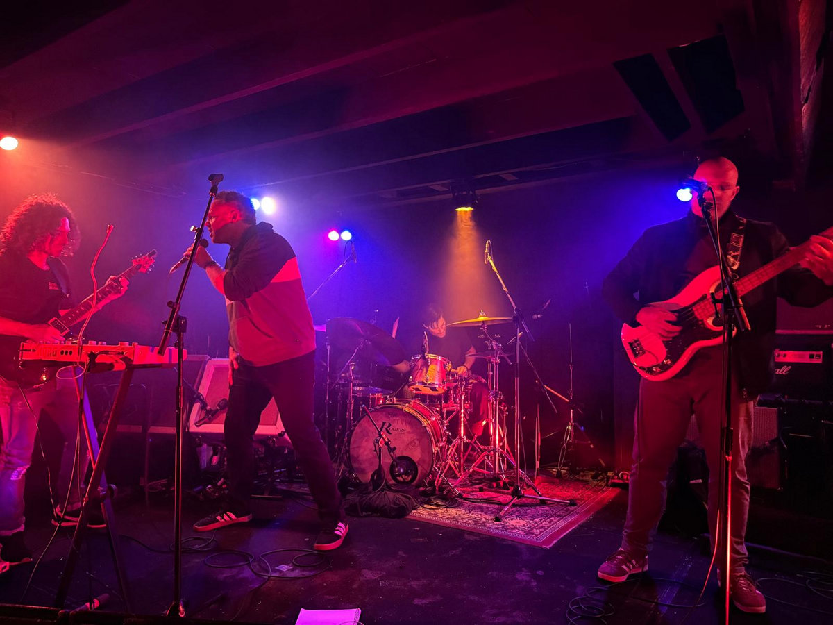 Envelope Live at The Indian Ocean Hotel | Envelope