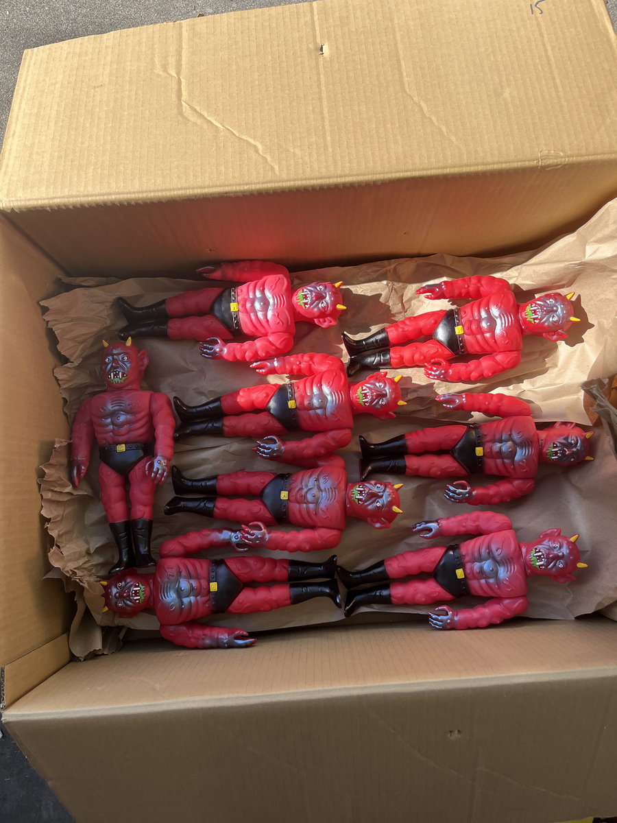 OSEES X DRACULAZER DEMON OVERLORD FIGURE | Osees