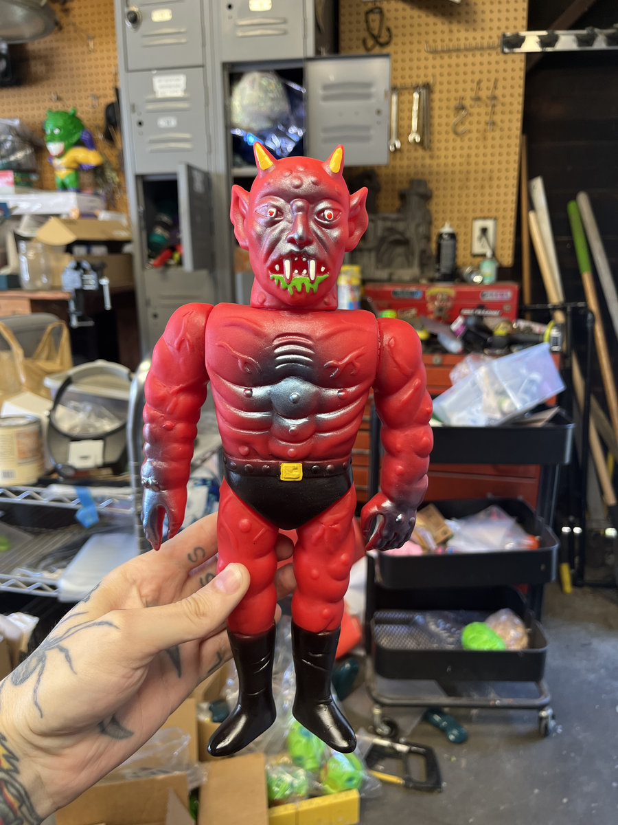 OSEES X DRACULAZER DEMON OVERLORD FIGURE | Osees