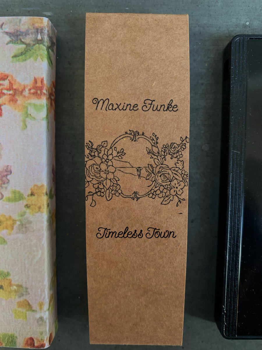 Timeless Town | Maxine Funke | Kashual Plastik