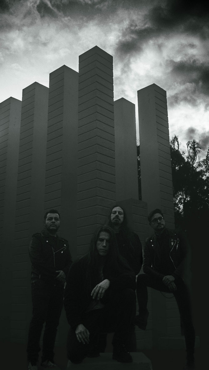 Fractures in the Crystal Vault | Niphredil