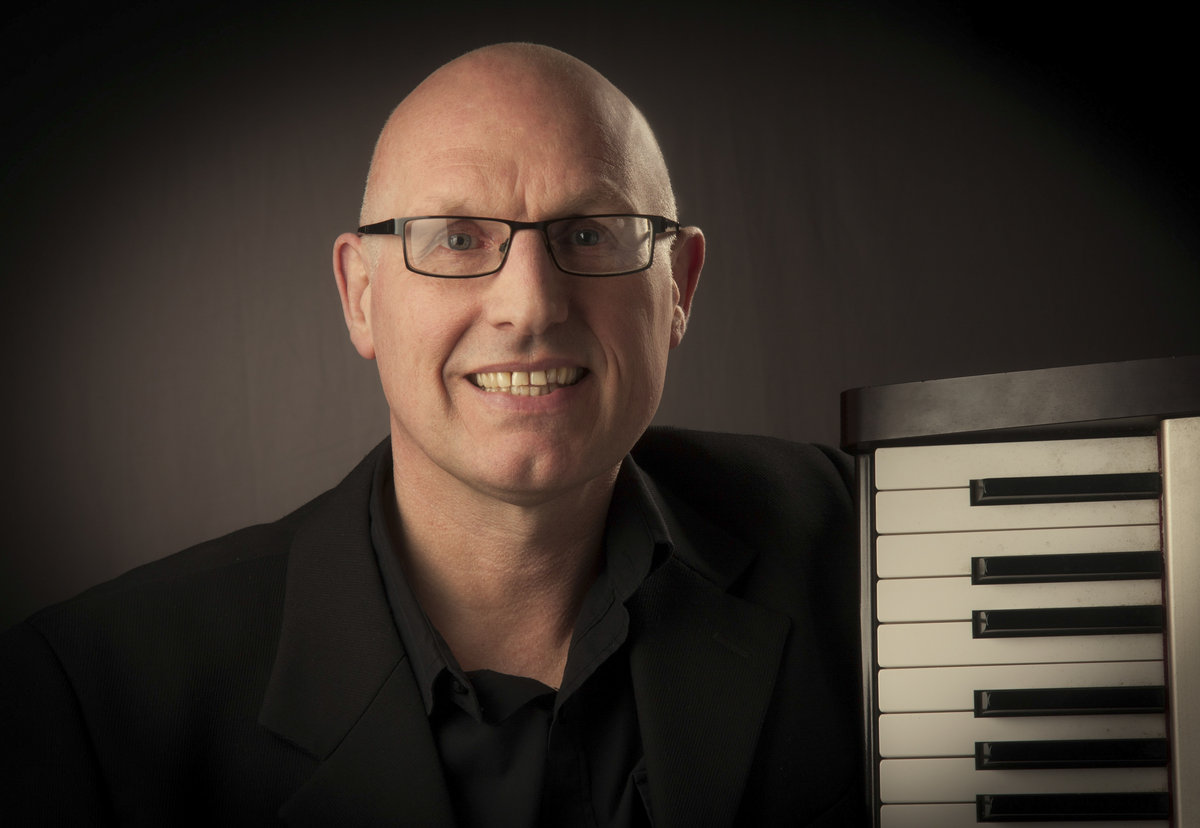 Organ Groove | Lou Lewis