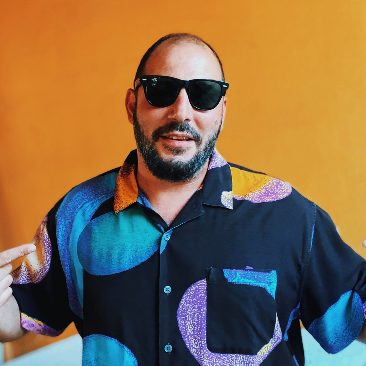 George Kelly - Listen To Techno | George Kelly