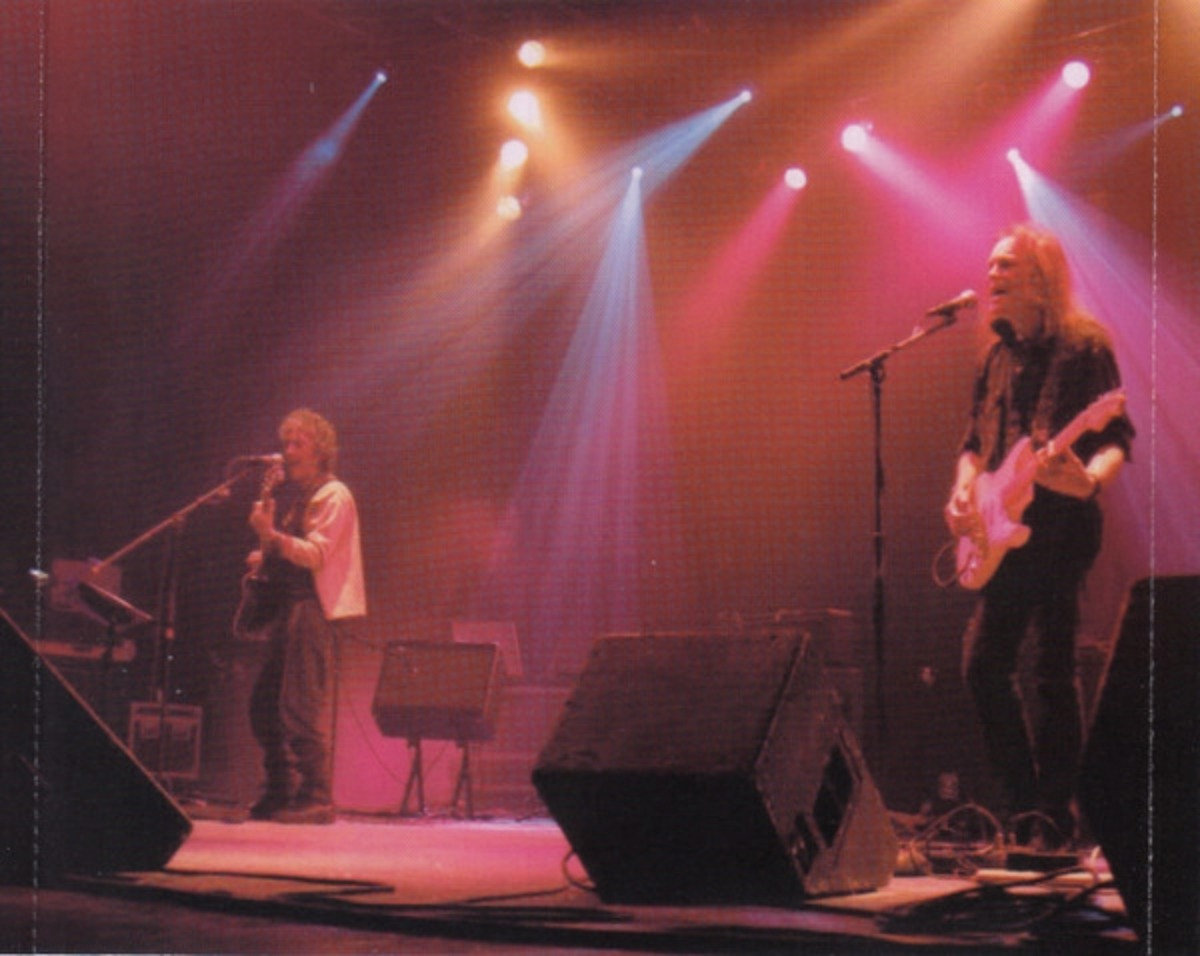 Featuring Ray Bennett & Colin Carter | Flash | Purple Pyramid