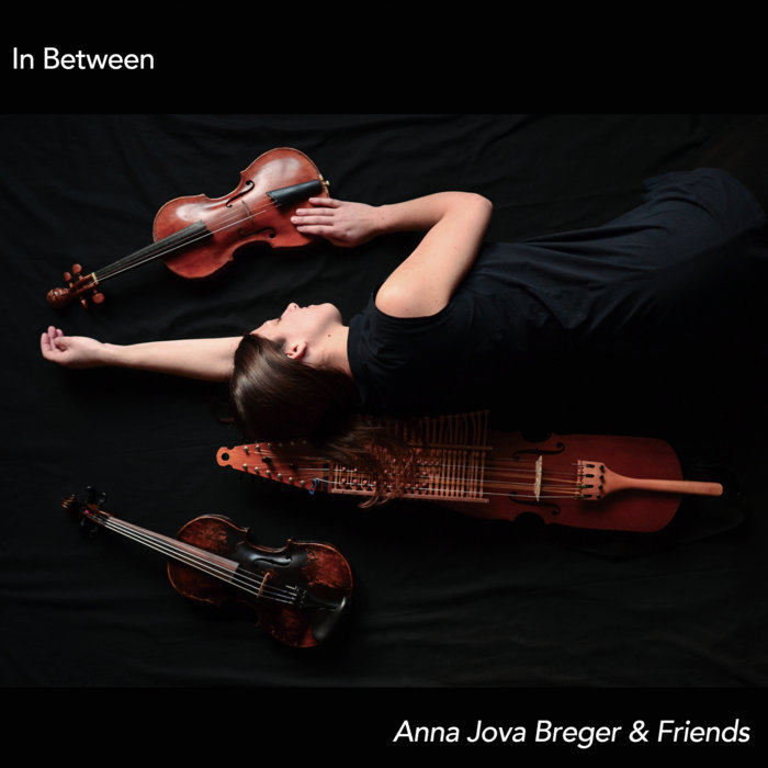 In Between | Anna Jova Breger