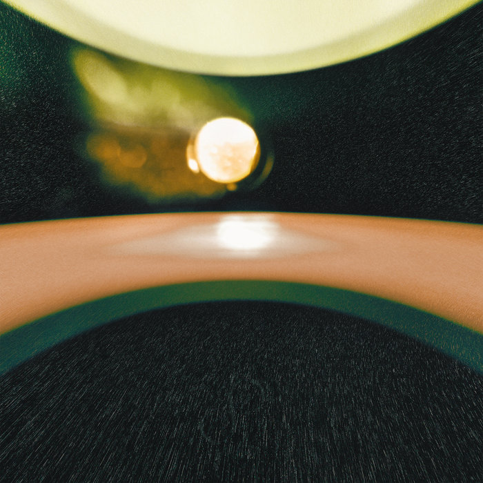 Luna's Figure 8 | Max Simas