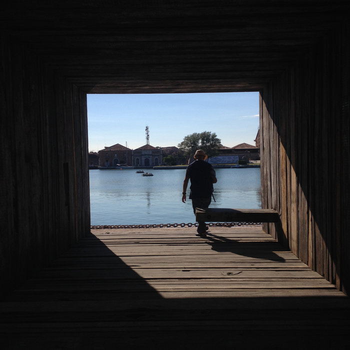 Broken Handshake | Carlos Rizzi