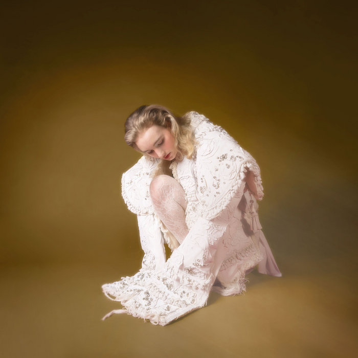 Silverlined EP | Findia