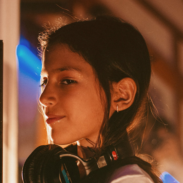 Talking to the Moon | Naty G