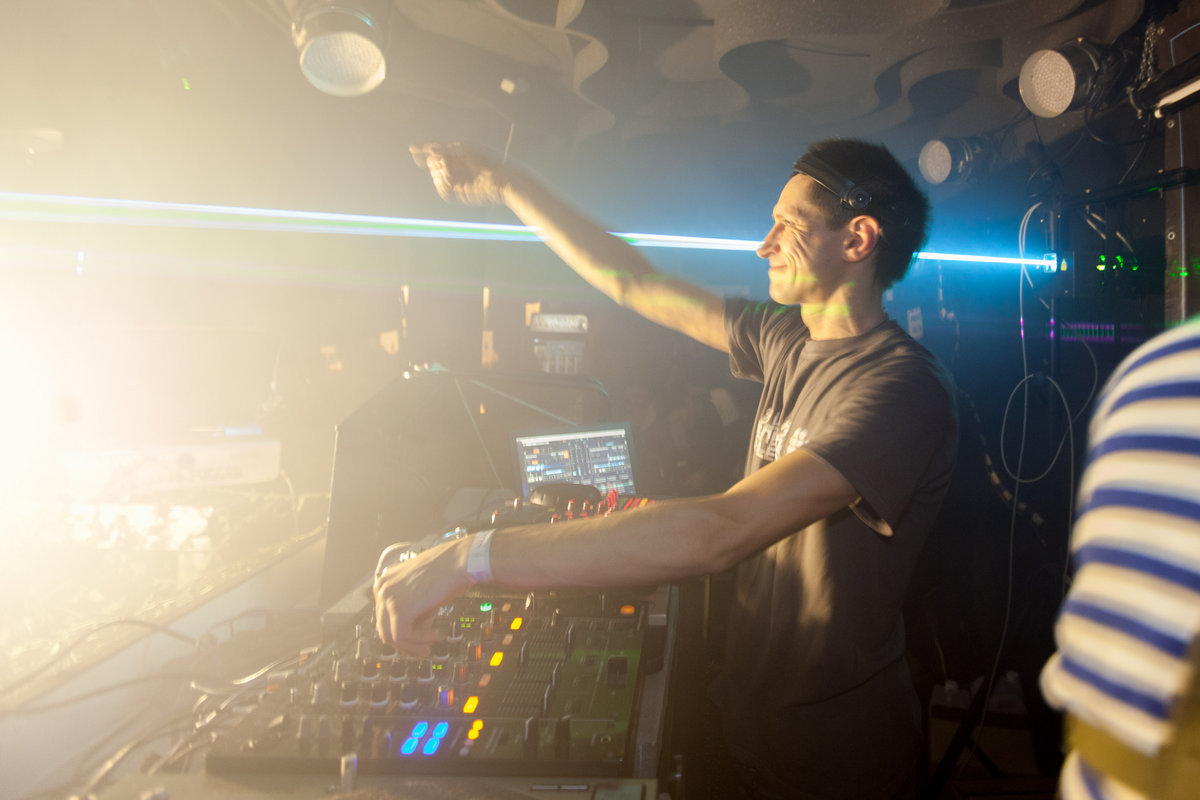 Make Me Feel High | DJ Saga