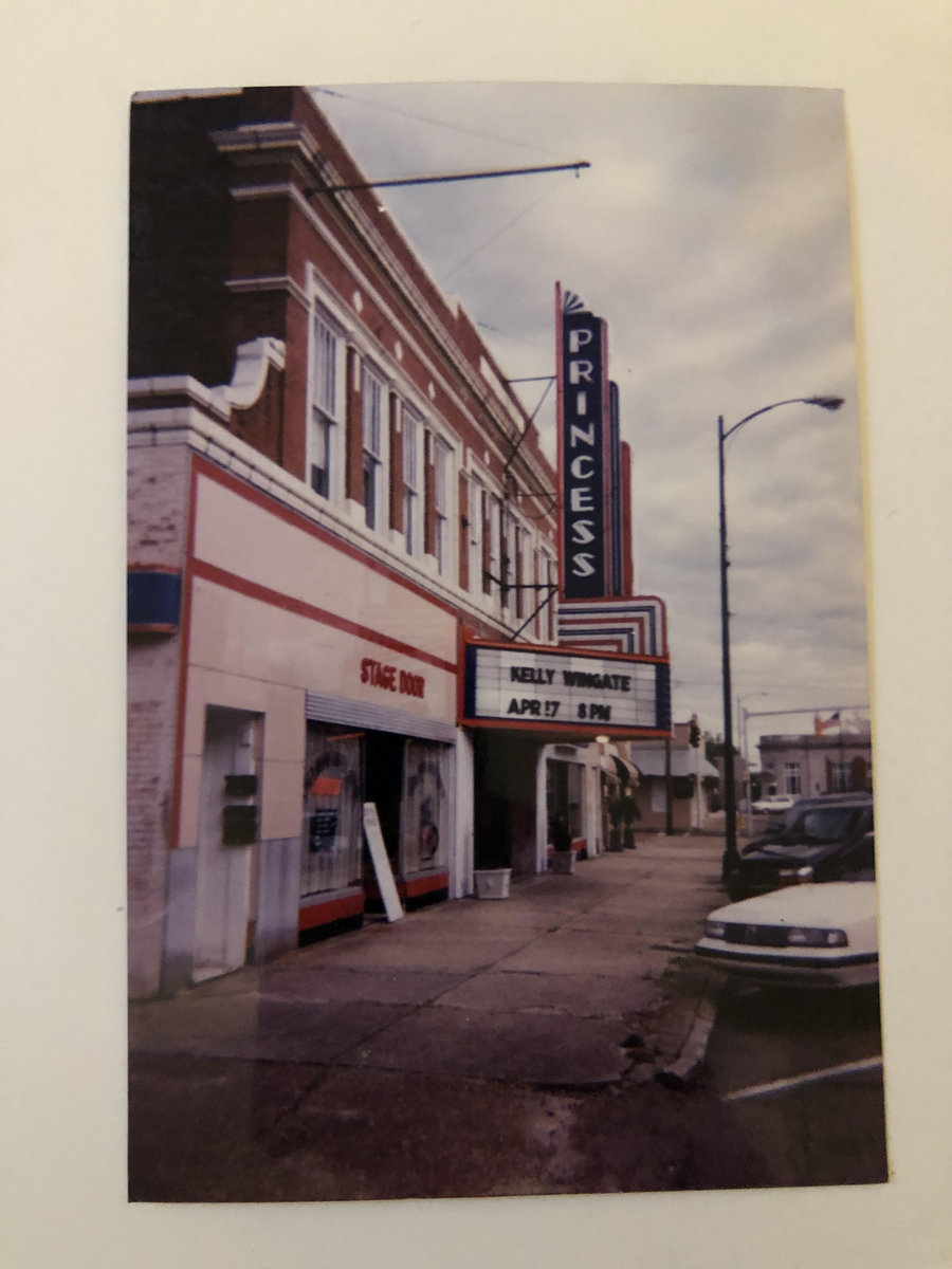 Palewaves | Kelly Wingate