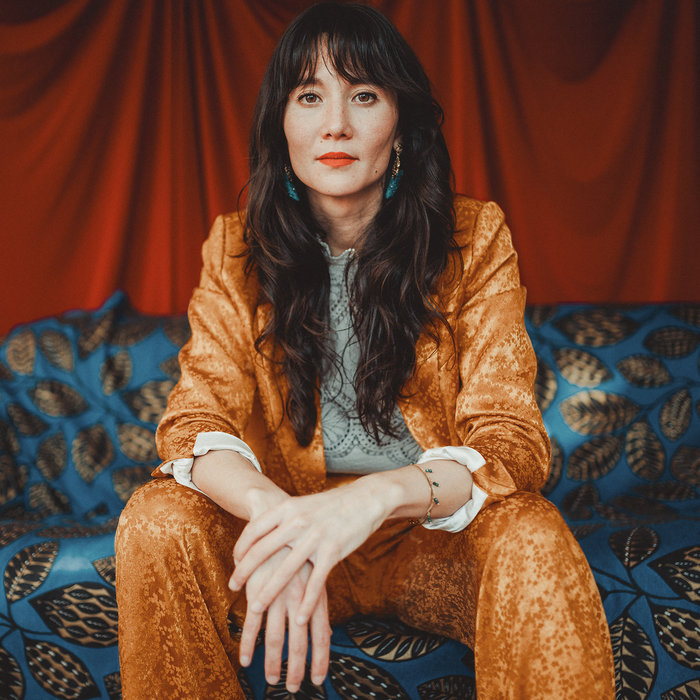 Qui es-tu ? | Ella de Loria