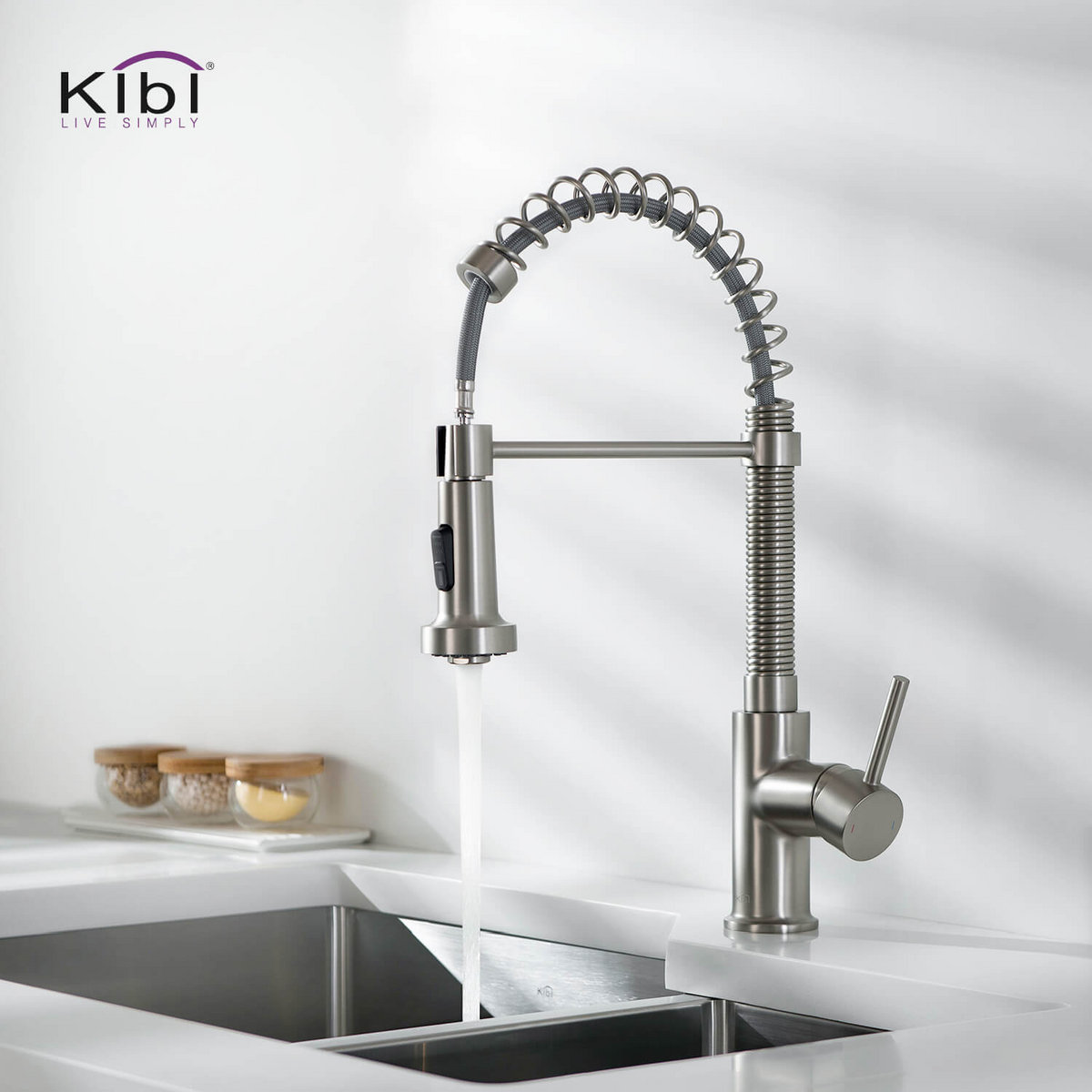 brushed brass kitchen faucet | PenelopeLawrence