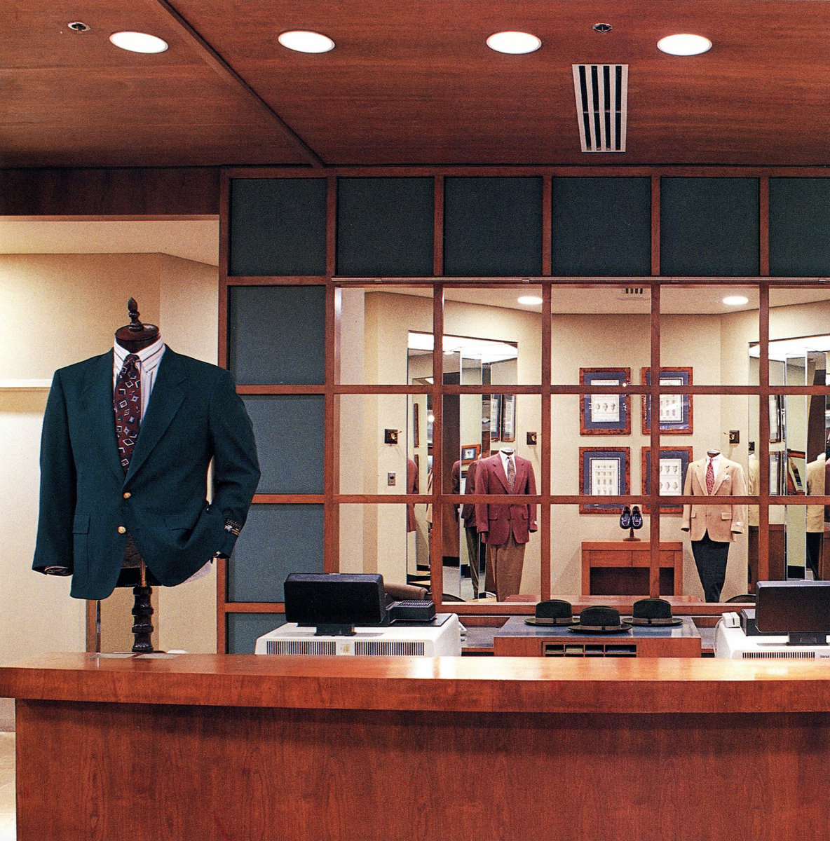 SUITS | MARCEL TOING | ARIAMIS