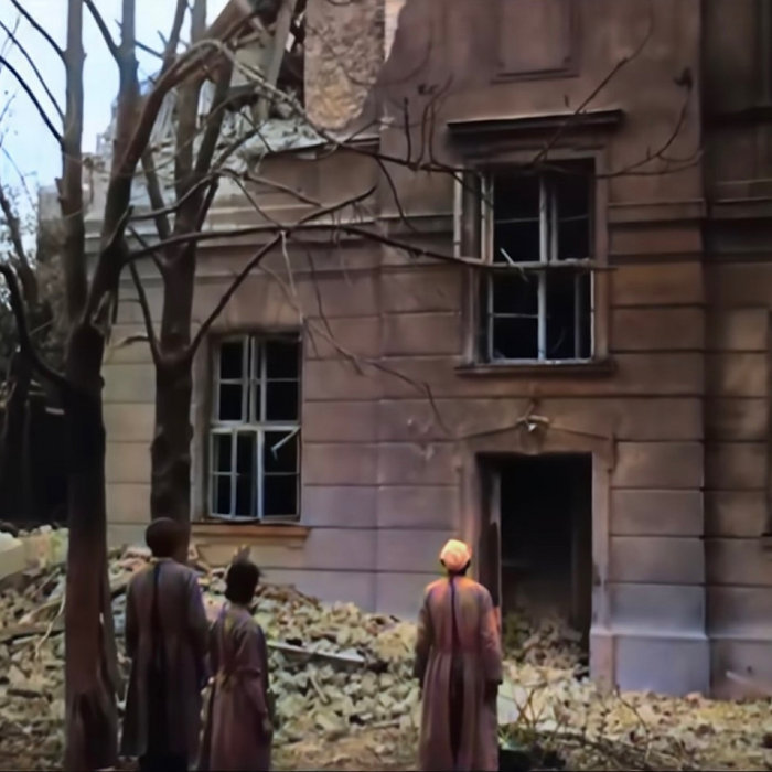 A strange and baron land | NIGHT PORTER