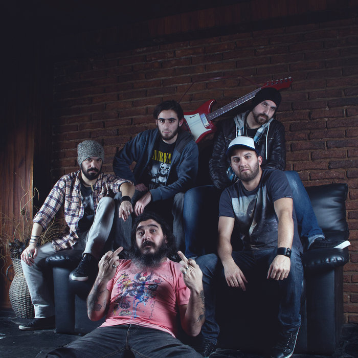 Un Vinilo Y Una Botella | Hermanos Brother