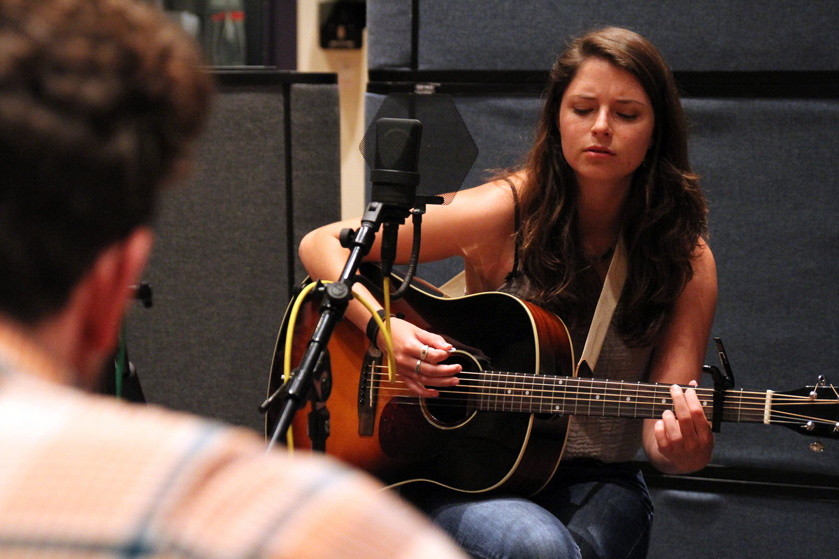 Caroline Reese & the Drifting Fifth Folkadelphia Session 5/30/2014 ...
