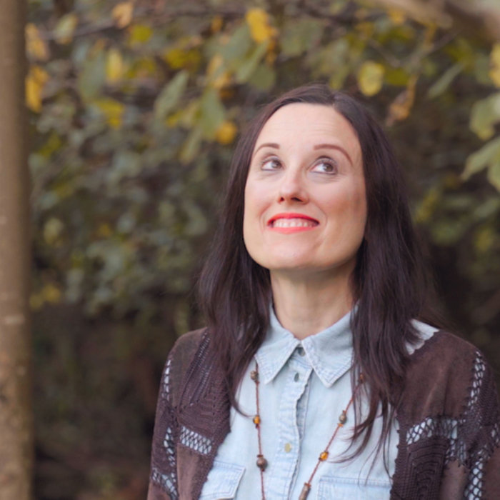 Cariad yw Cymru | Alli Gemini