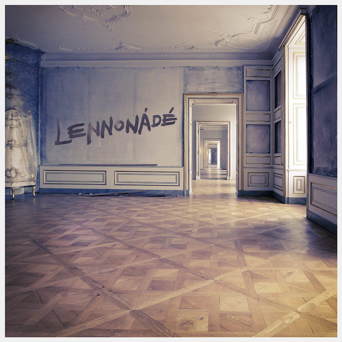 Lennonádé | Tai Chi Teacher