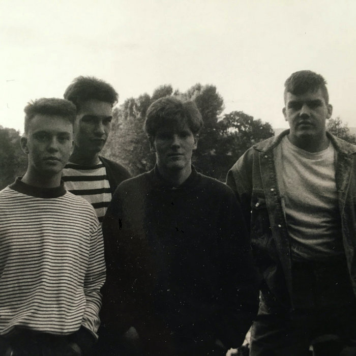 Edrych am Jiwlia | Sion Lewis