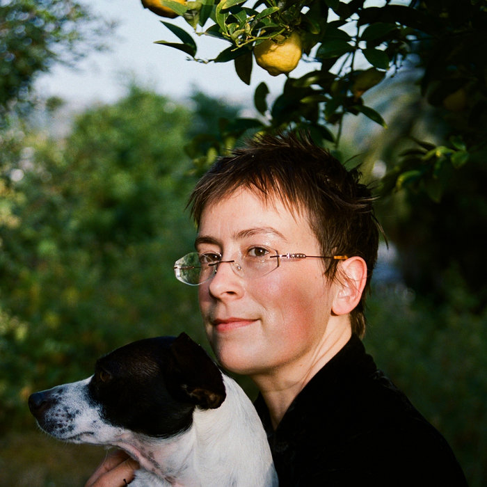 Decide Which Way The Eyes Are Looking | Lina Tullgren