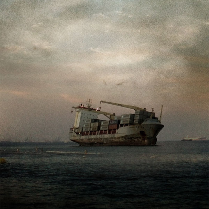 [atp004] A Country Falling Apart | Edu Comelles | audiotalaia