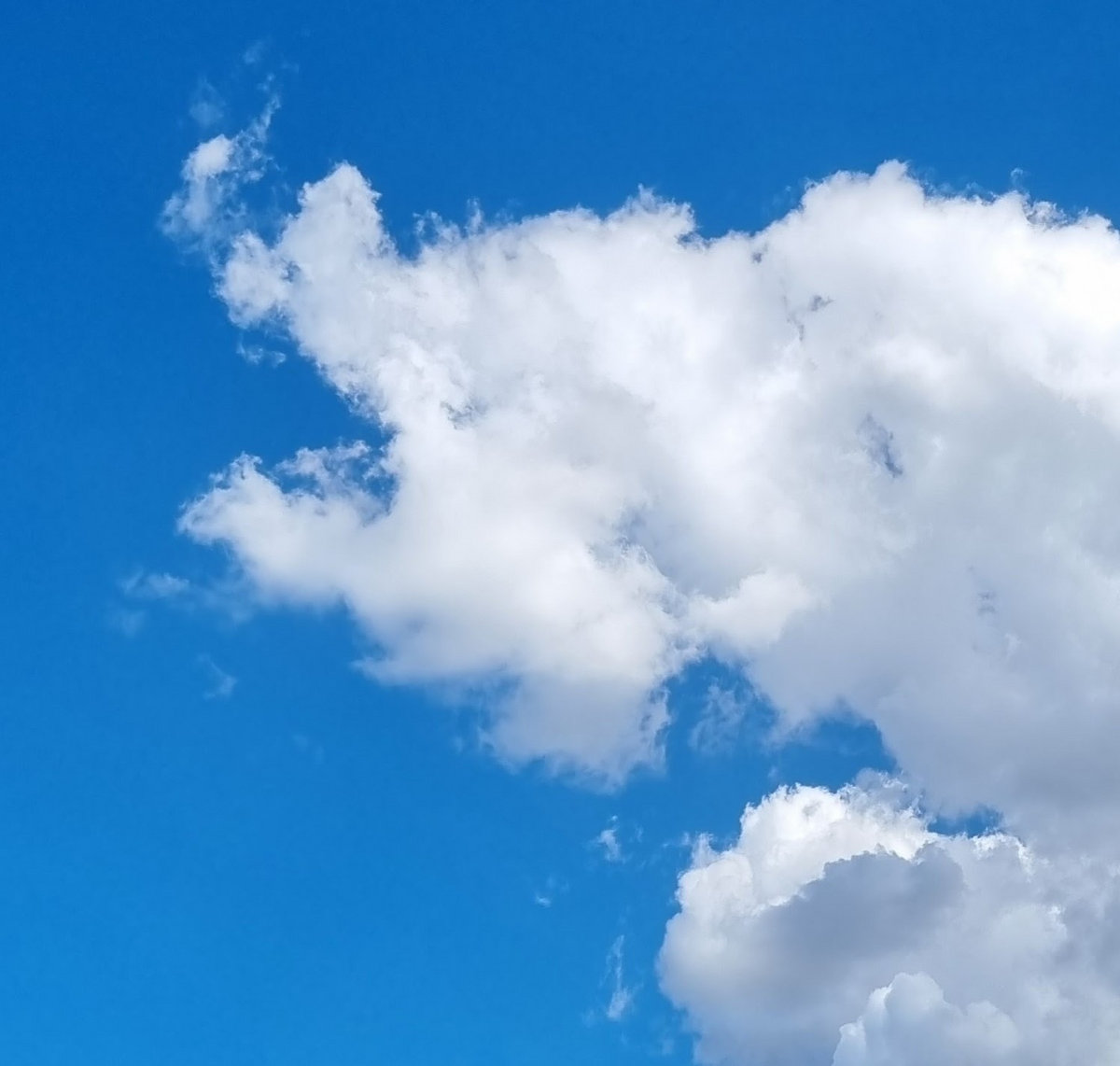 Cloud collecting | Andrei van Wyk | Healer Oran