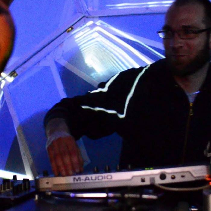 Enters the presence | Tara Putra vs Psychoz - I-lodica re-mix | I-lodica