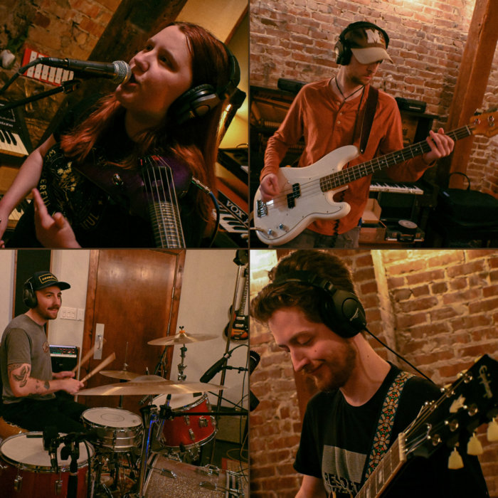 Gnome Studio Sessions | Gentry Blue
