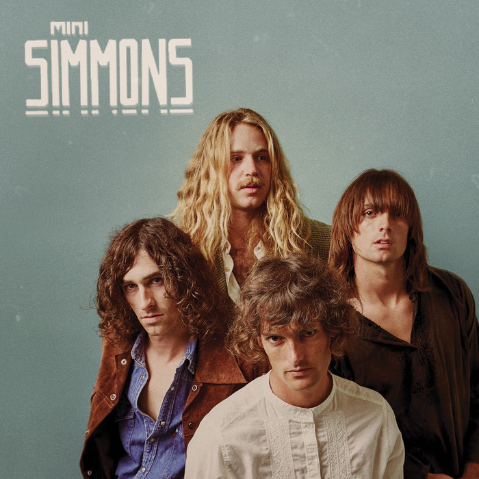 Mini Simmons | Mini Simmons