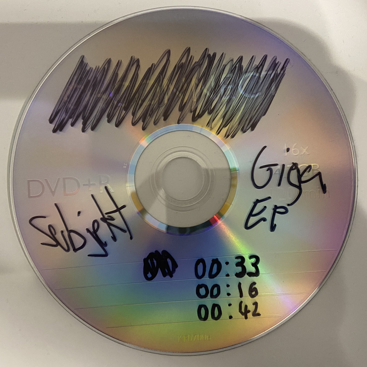 Giga EP | subjekt | Rhys E.R.