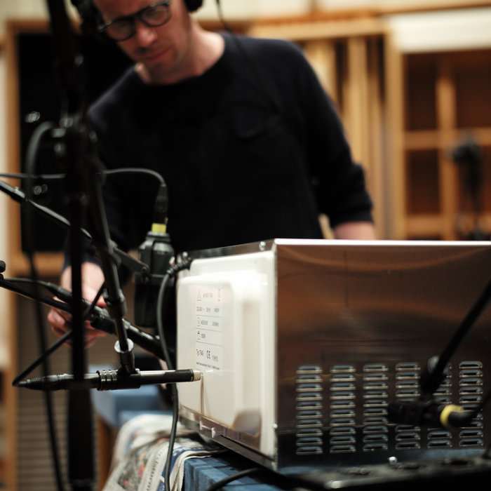 Microwave received with a radio frequency receiver (2.4GHz ...