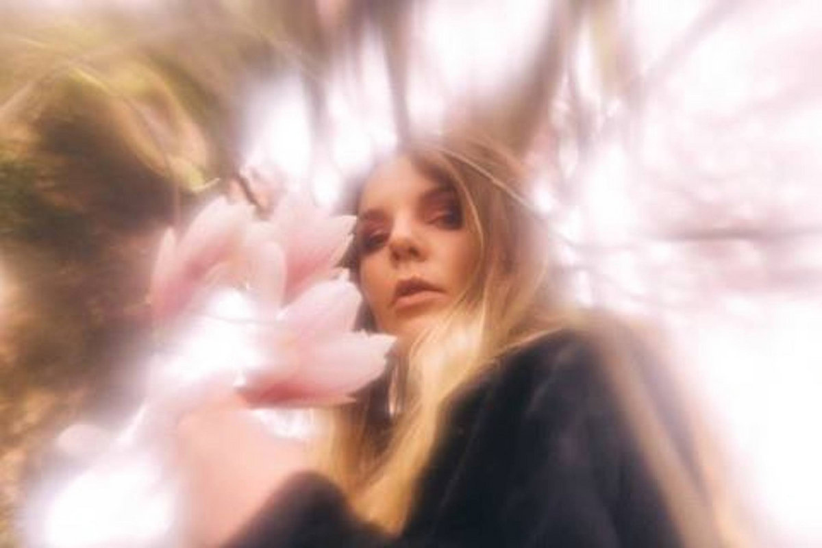 Temptations | Cat Hoch