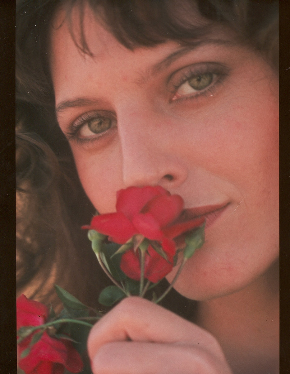 Kim Kalesti piano/voice | Kim Kalesti