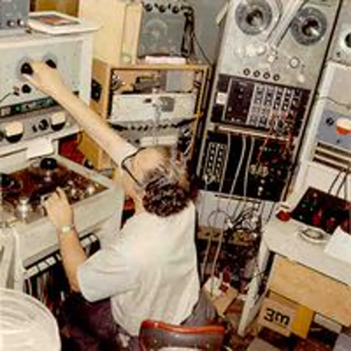 History of Electronic ⁄ Electroacoustic Music (1937-2001) | The History ...
